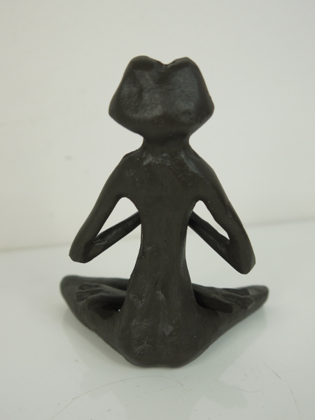 Yoga groda prydnadsfigur i järn - Inredningsdetaljer med BLICKFÅNG.se